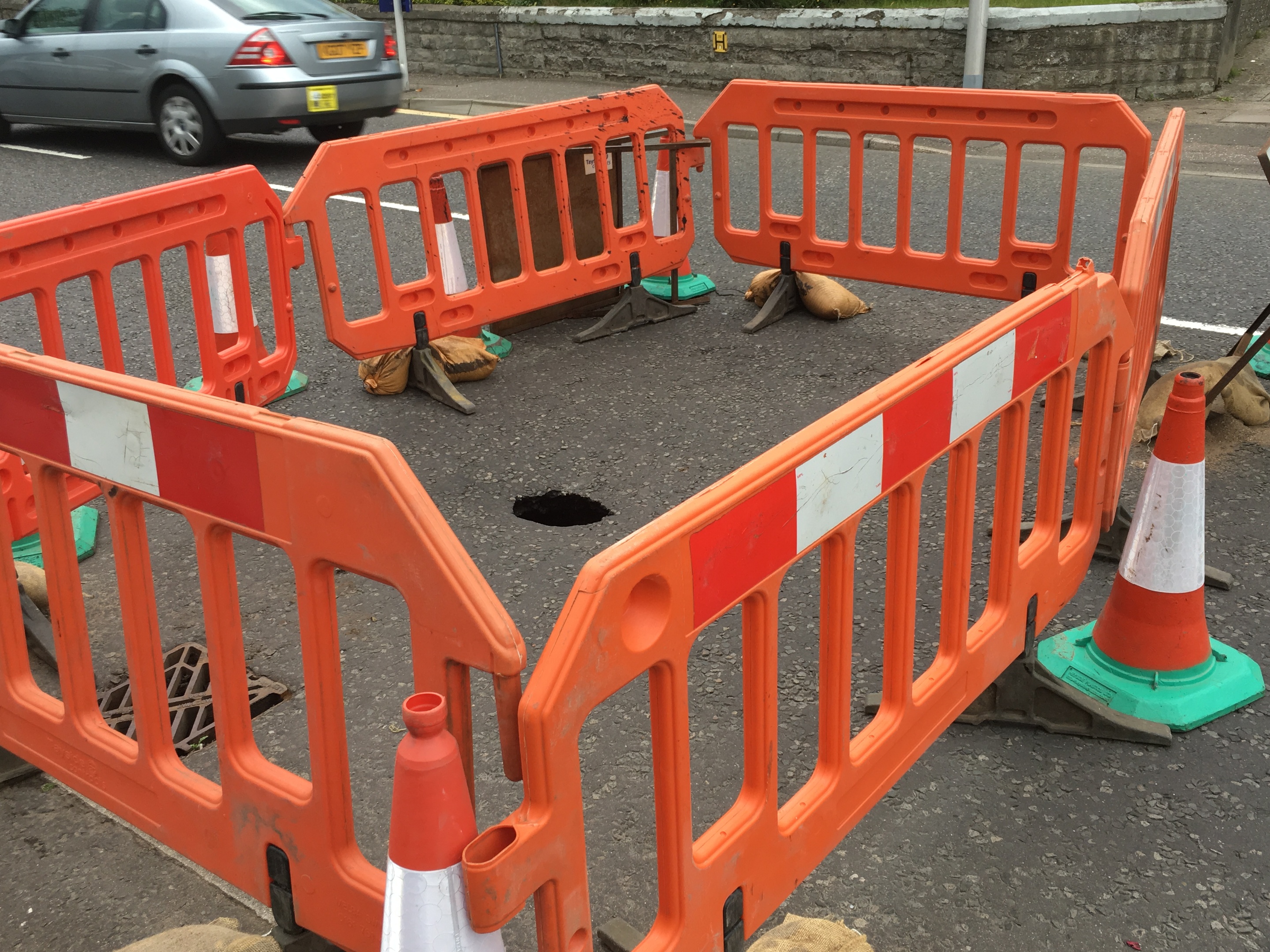 Diversions in place after sink hole discovered in Monifieth Diversions in place after sink hole discovered in Monifieth